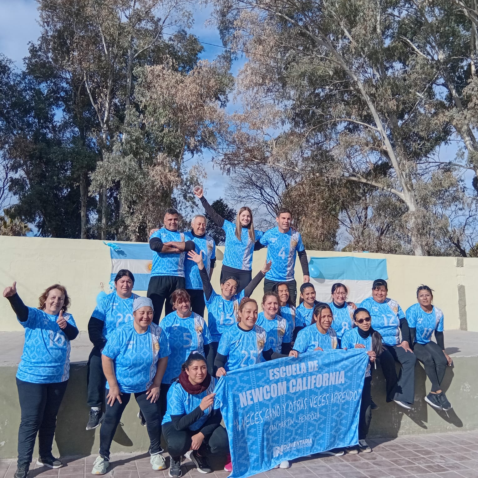 El Club Nueva California inauguró cancha de Newcom y presentó al equipo ...